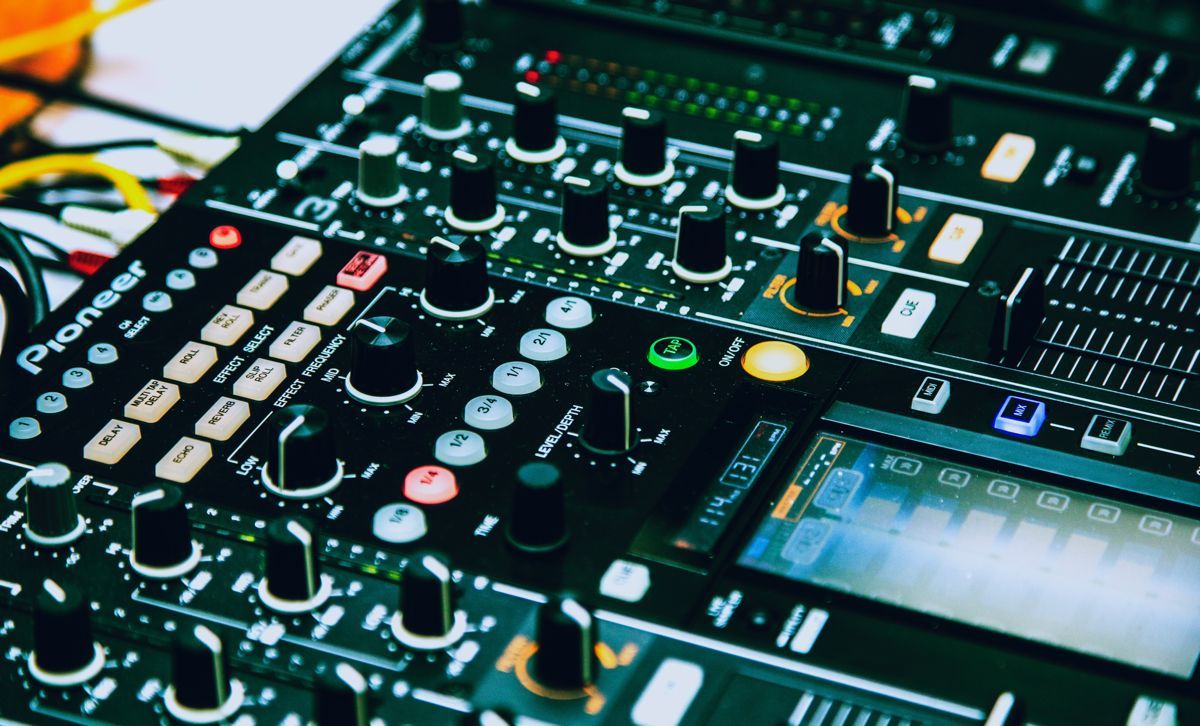 Why You Need Special Equipment for DJing - DJing Tips