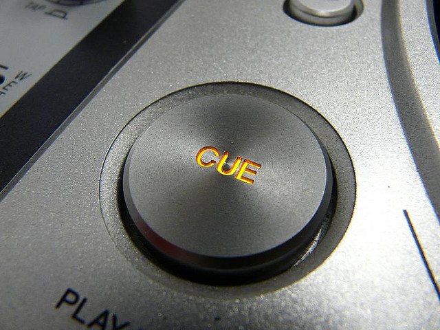 How to Beatmatch Using CDs - DJing Tips